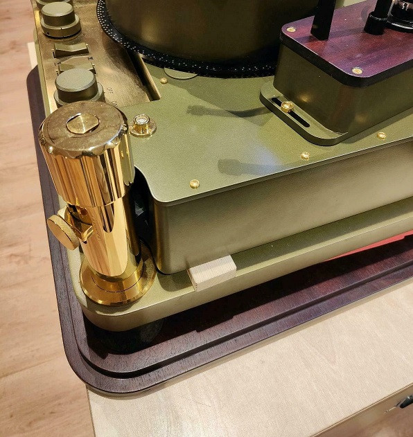 Thorens Reference Turntable | RCN.com.ua