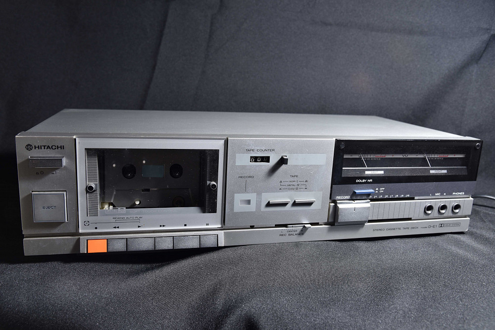 Вінтажна дека Hitachi D-E1. Made in Japan | Кассетные деки на RCN.com.ua
